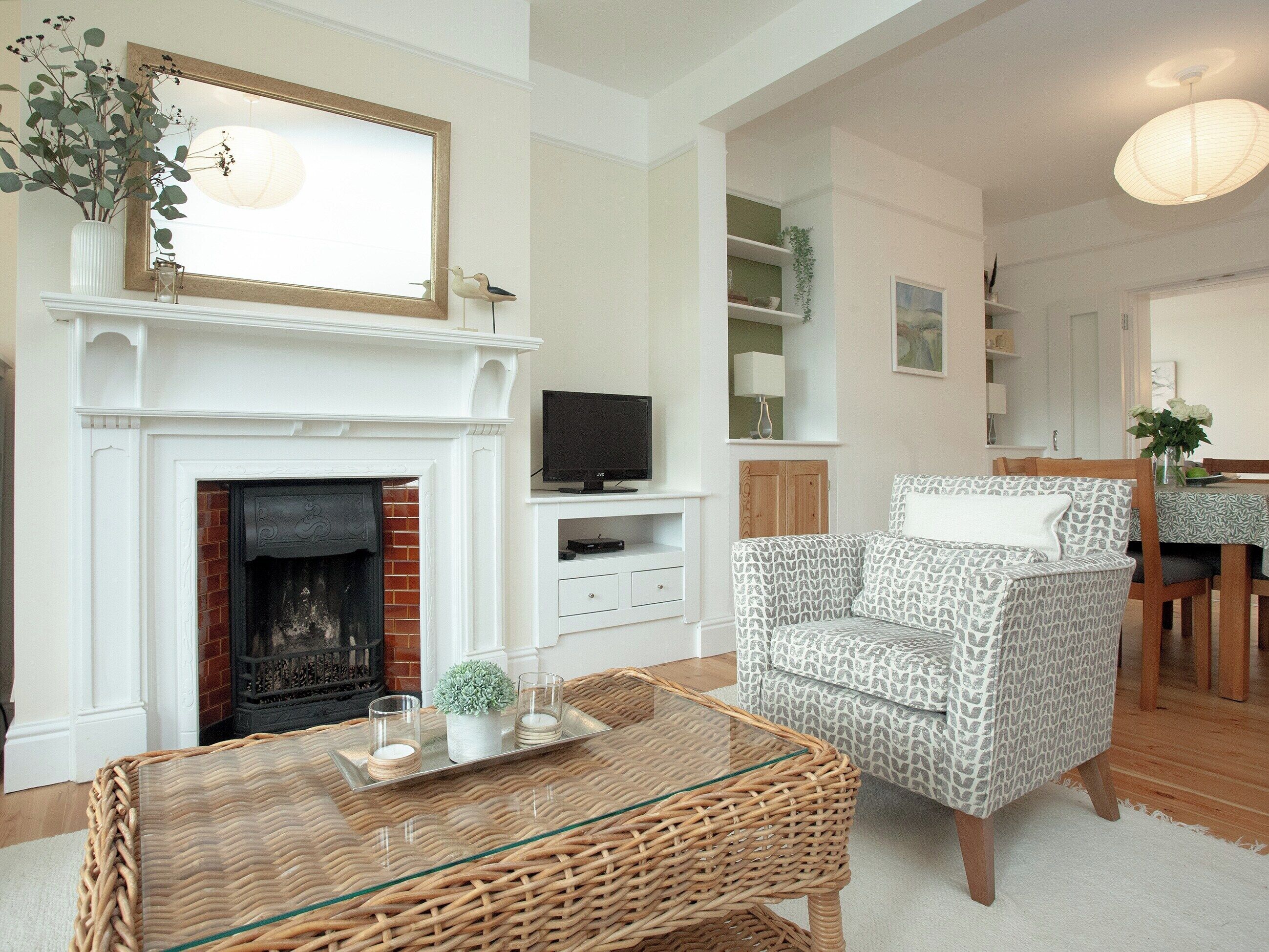 3 Bedroom Accommodation In Lympstone - Topsham