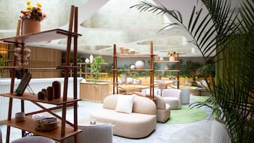 Café da manhã com buffet todos os dias (USD 30 por pessoa)