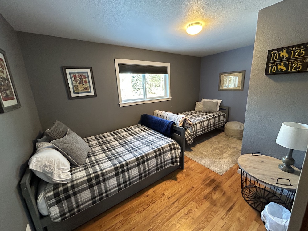 Enjoy A Stay At The Private, Newly-remodeled Cowboy Cottage In Dayton, Wyoming. - Wyoming