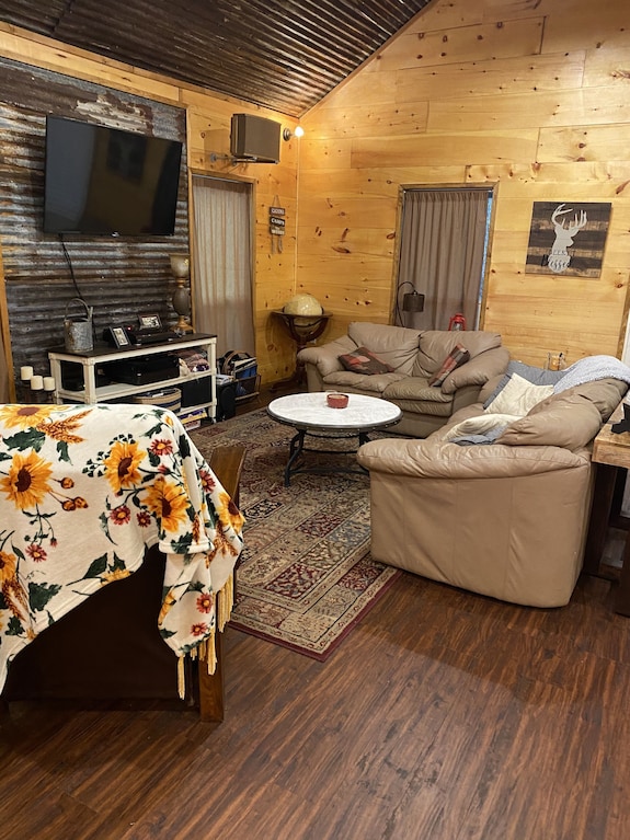 Luxury Cabin Retreat In The Woods. - Louisiana