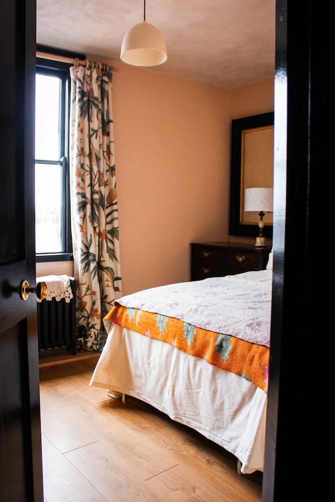 Four Bed, Self-catering Totnes Apartment - Newton Abbot