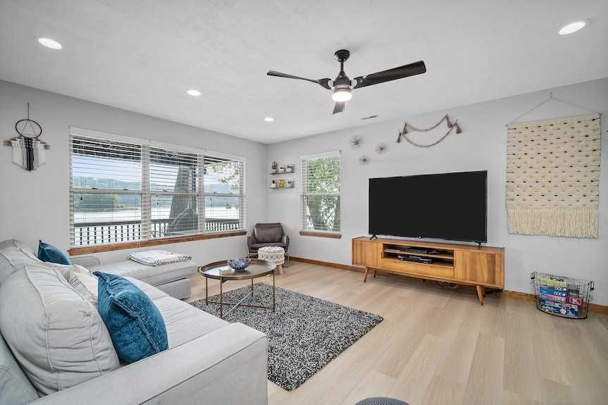 "Exclusive" River Cabin On Stilts - Missouri