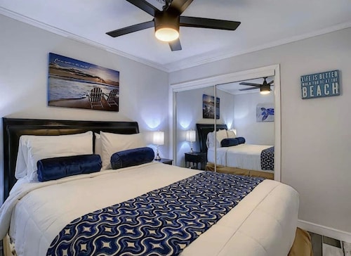 303 - New Listing! ☀️ Waterfront, Heated Pool! 2 Min To Airport! - Tampa