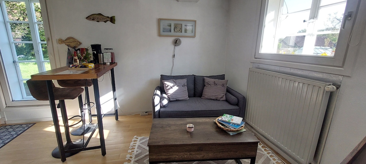 Ground-floor Vacation Apartment, Quiet, Lovingly Furnished, Thatched Roof - Ferienwohnung Maaß - Stade