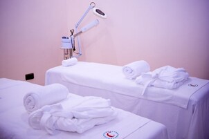 Sauna, banheira de hidromassagem, fontes termais/minerais 