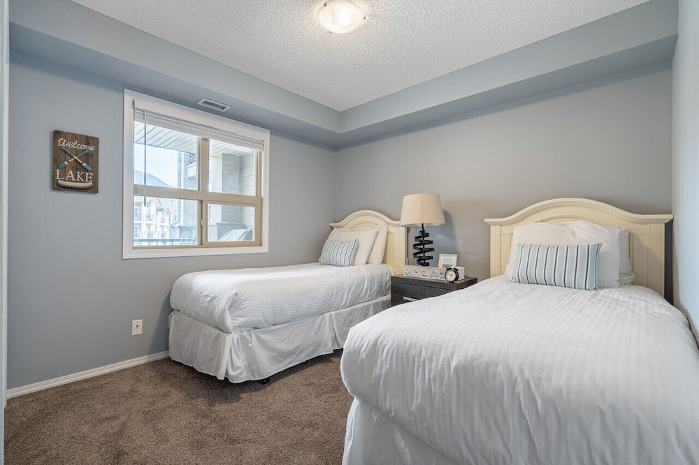 Grandview Pointe | Pool | Hot Tub | Gym - Invermere