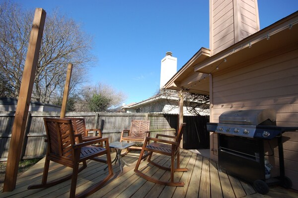 Pet-friendly House Near Forest, Fully-stocked Kitchen & Unique Remodel - Austin, TX