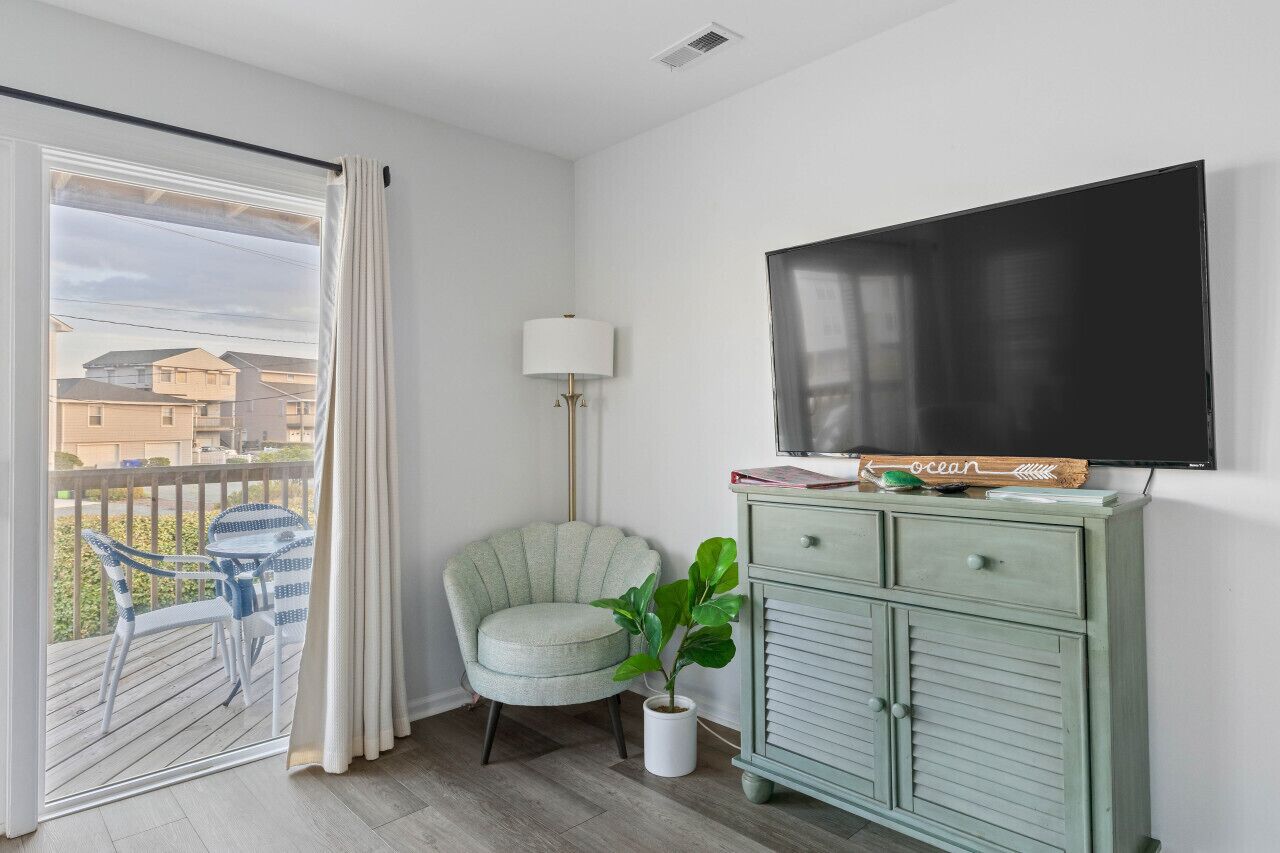 Oceanview Townhouse W/ Pool - Newly Renovated - Topsail Beach, NC