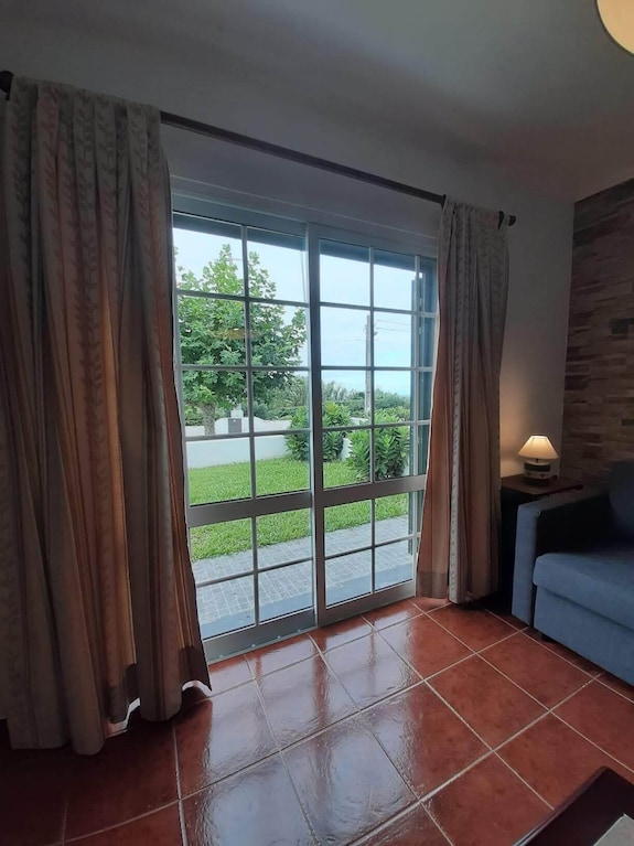 Casa Da Fonte - Entire Residential House Near Ferraria - Açores