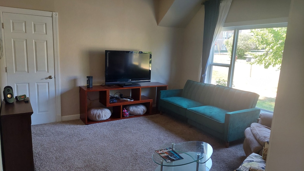 Spacious Four Bedroom House -Walking Distance To Lake Superior / Washburn Shops - Bayfield, WI