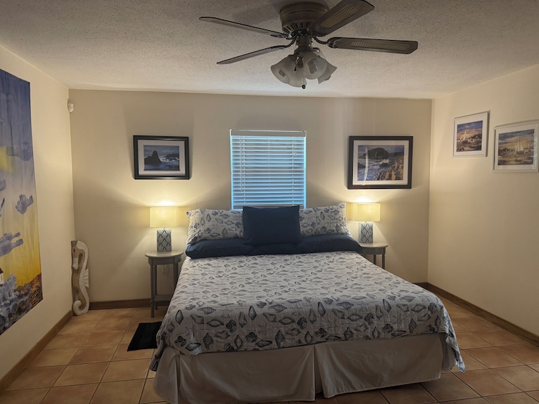 1bedroom1bathroom Livingroom Beach Get Away Pool Access Quiet - Anna Maria Island, FL