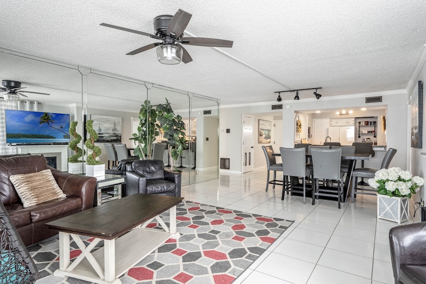 2/2 Oceanfront 8th Floor Unit With Open Pool - Ormond Beach, FL