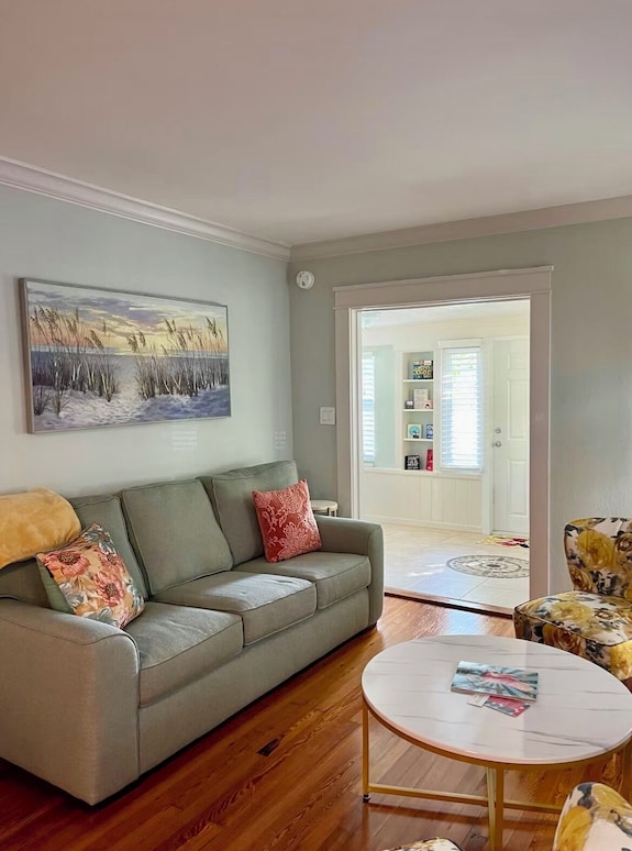 Casa Gialla: Entire House In West Palm Beach, Minutes To Downtown & Palm Beach! - West Palm Beach, FL