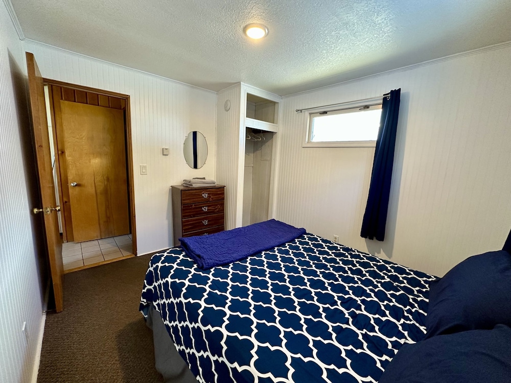 Cottage Cove · Lake Huron Beach Cottage No. 8e - Oscoda, MI