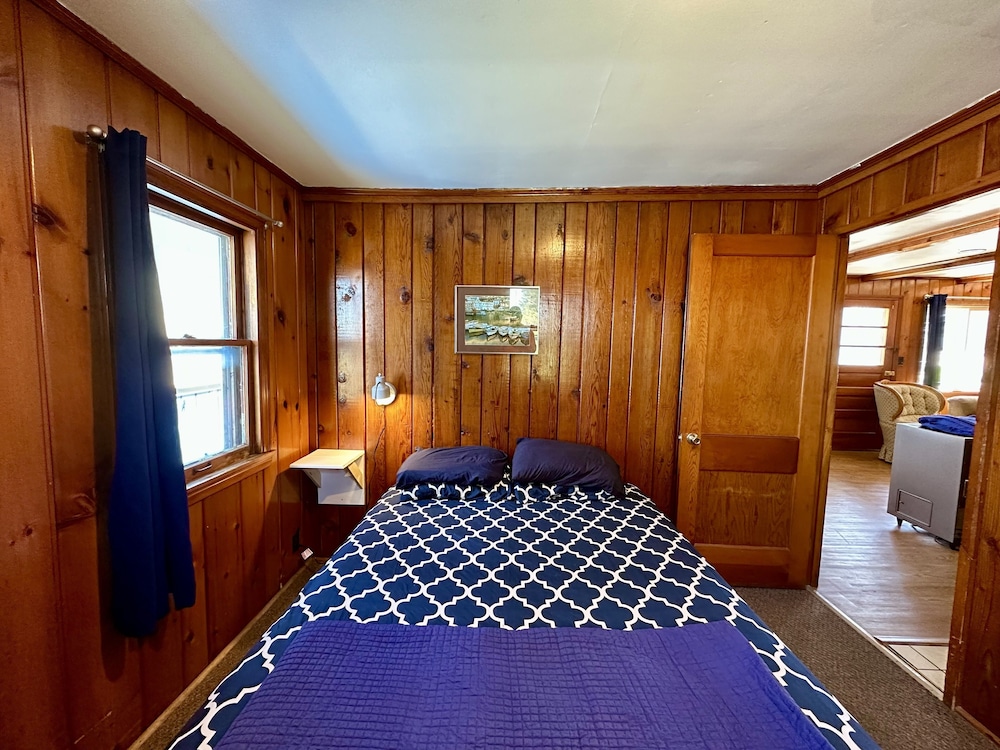 Cottage Cove · Lake Huron Beach Cottage No. 6 - Oscoda, MI