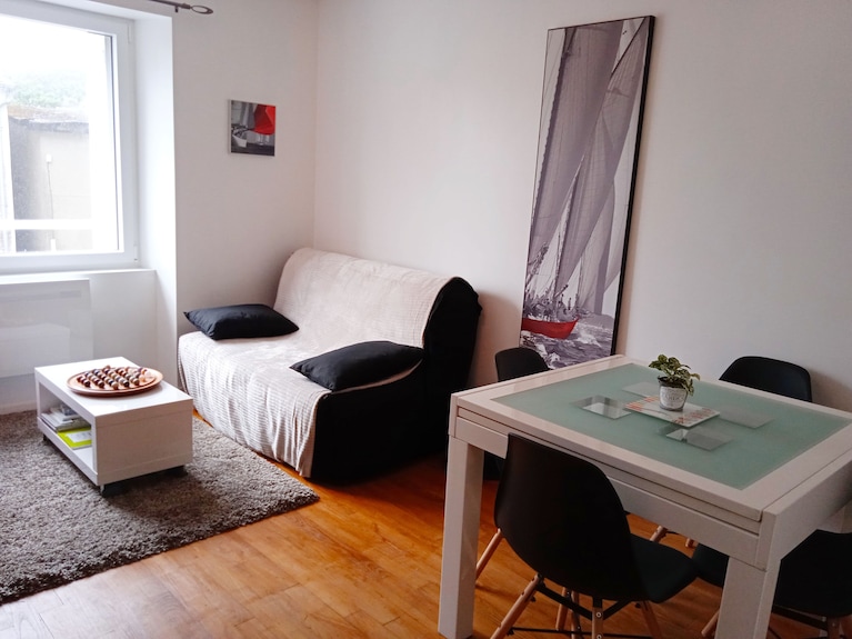 Maison Au Coeur De La Ville Avec Cour Et Garage - Riec-sur-Bélon