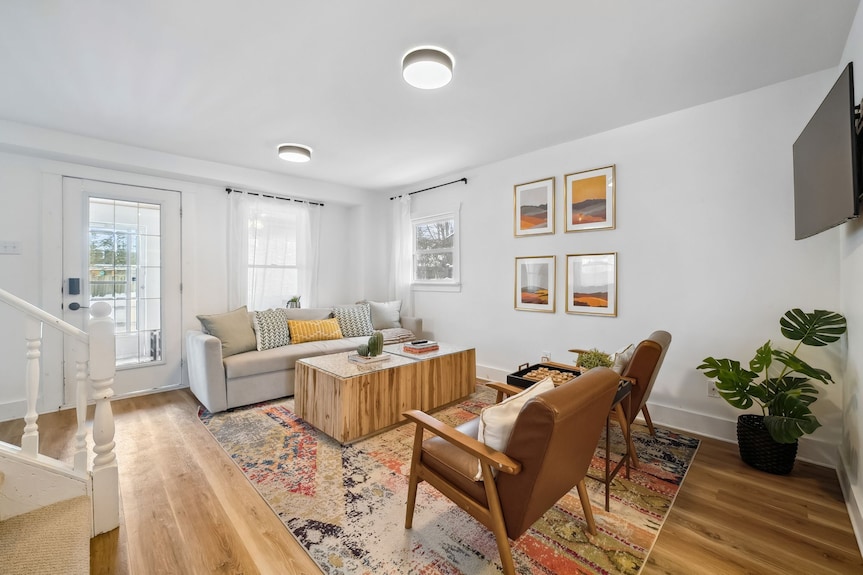 Welcome To The Palms! Your Summer Retreat ~Hot Tub - Fort Erie Historical Museum