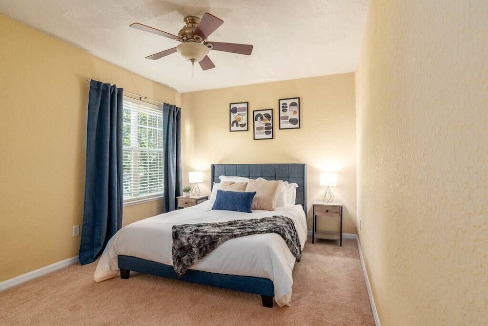 ★Modern Dt Home★king Bed☀️patios✔long Stays⚡️wifi★ - Orlando