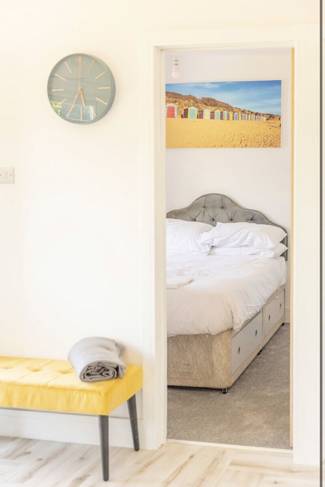 Enchanting 2 Bedroom Coastal Chalet - Sea Views - Near Clovelly! - Devon