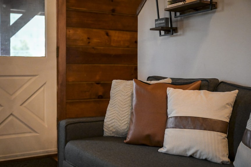 Log Cabin W/ Amenities. New Hot Tub. Quiet/close To The Park/pigeon Forge - Townsend, TN