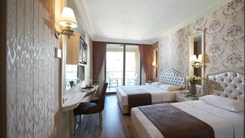 Quarto Triplo Standard | Cofre no quarto, Wi-fi grátis, roupa de cama fornecida