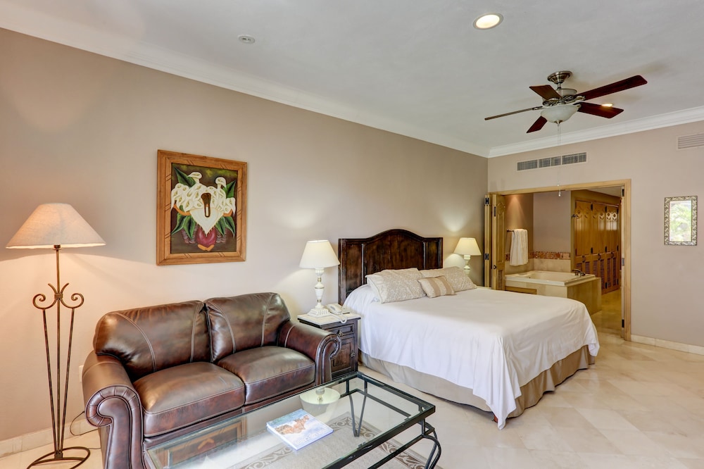 Third-floor Luxury: Ocean & Land's End Views - Villa La Estancia 1308 - Cabo San Lucas
