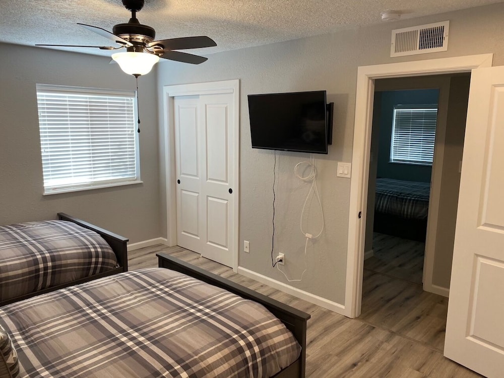 Modern House With Trailer Parking - Albuquerque, NM