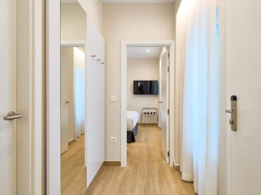 Cofre no quarto, cortinas/cortinados opacos, Wi-fi grátis