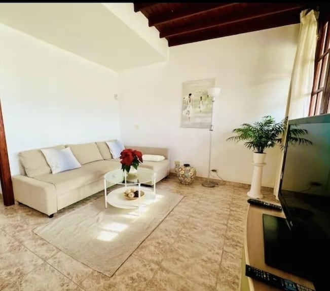 Playa Chica: Villa Mit Sonne, Meerblick Und Ruhe". - Lanzarote