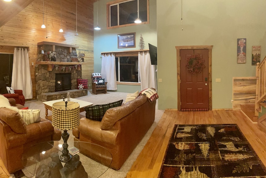 Cozy Bear Lodge - Beautiful Mountain Get Away - アイランド・パーク, ID