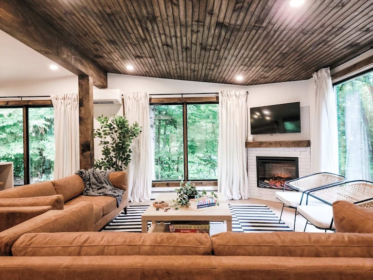 Blackbear Lodge - Luxury Cabin, Kid-friendly - Phoenicia, NY