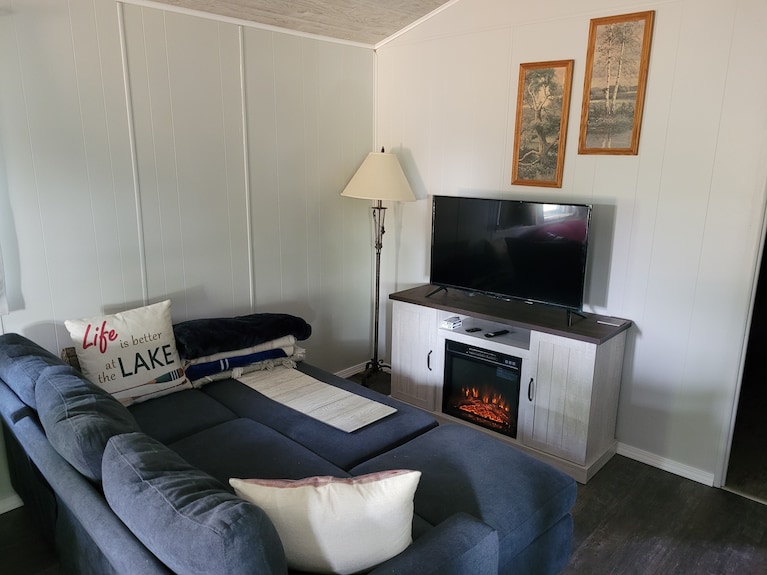 Pratt Lake Place: The Perfect Spring Break Retreat For Relaxation & Fun - Michigan