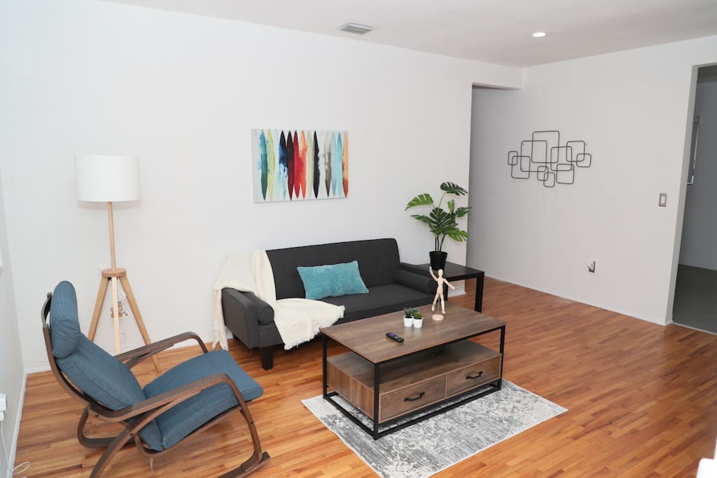 Spacious 1 Bed/1bath  Apt Great Location W/parking - Coral Gables, FL
