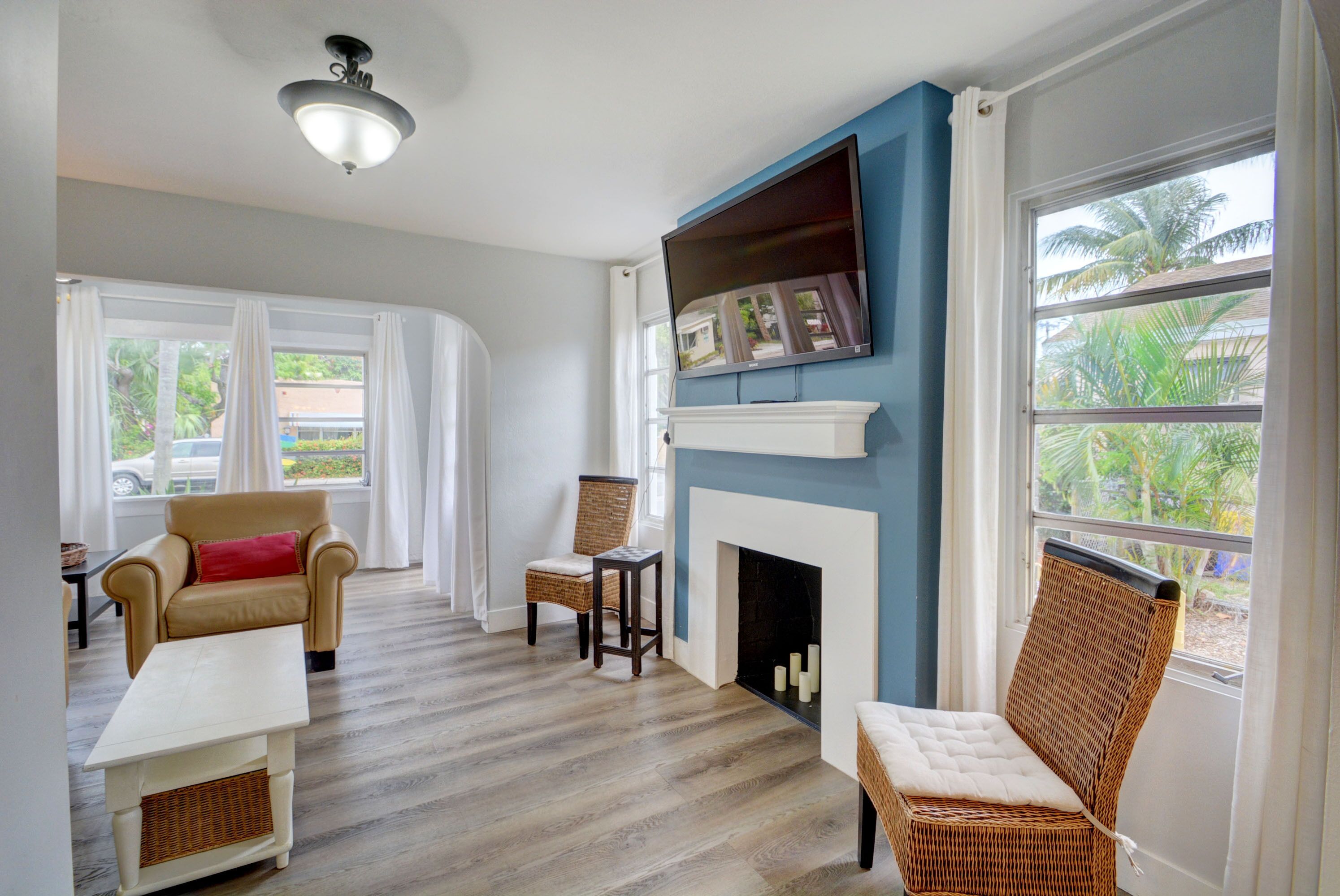 The 'Cottage Hideaway' - West Palm Beach, FL