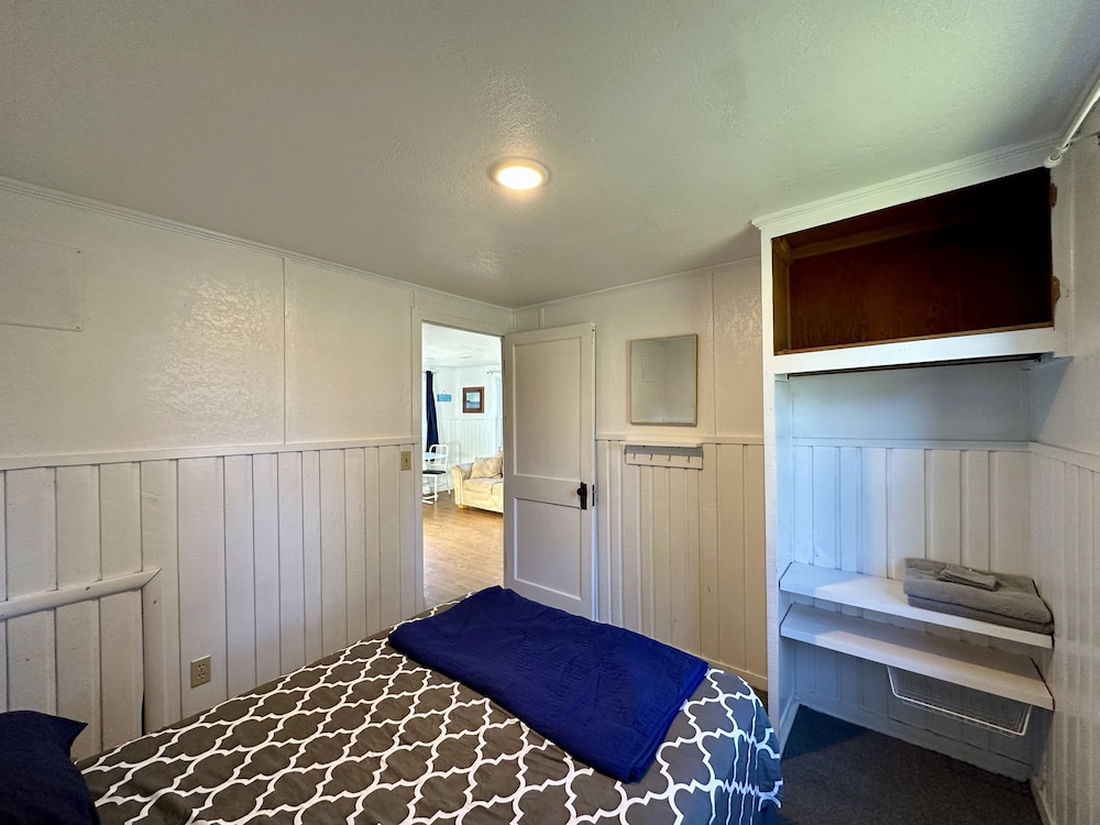 Cottage Cove · Lake Huron Beach Cottage No. 3 - Michigan