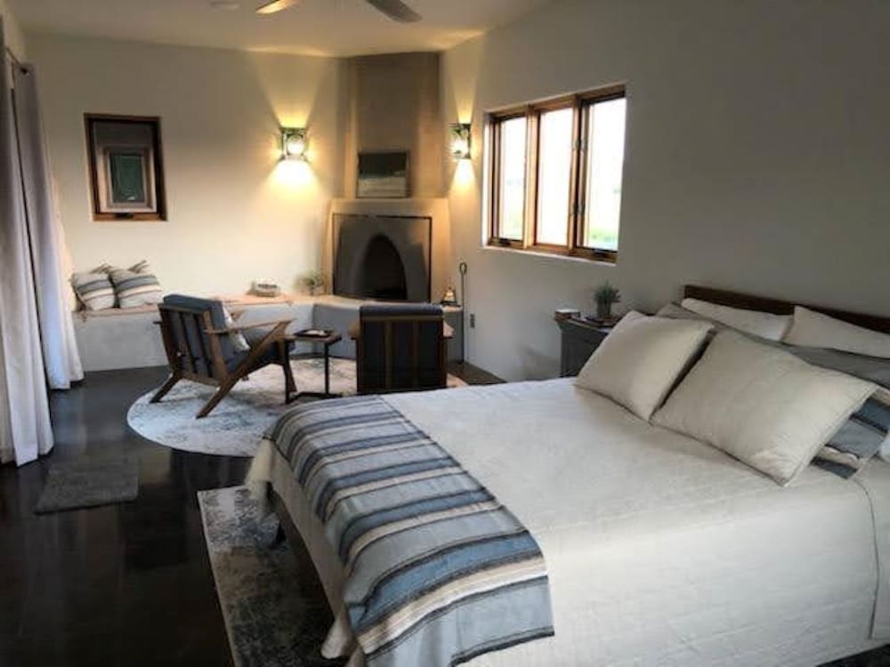 Casa Celia - Authentic Hacienda Home In Taos With Modern Features - Taos, NM