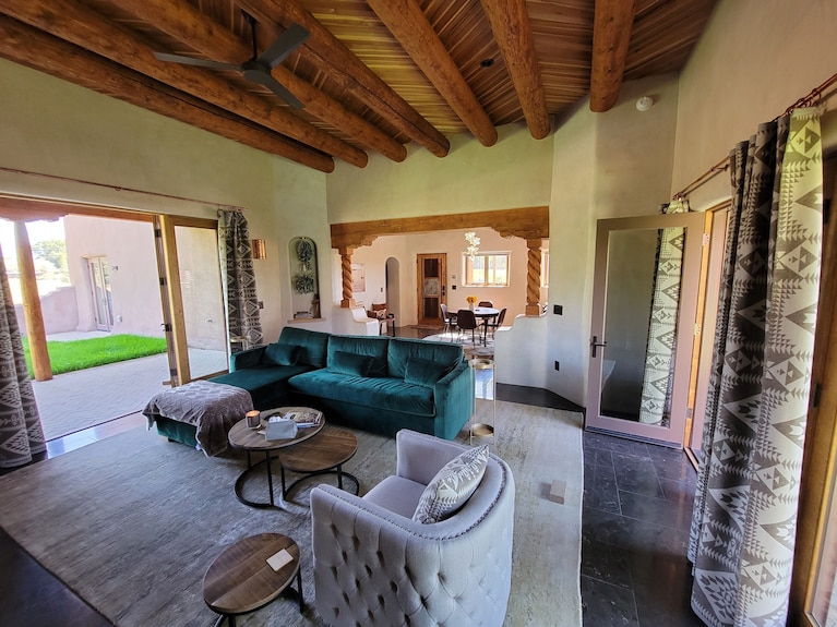 Casa Celia - Authentic Hacienda Home In Taos With Modern Features - Taos Pueblo, New Mexico