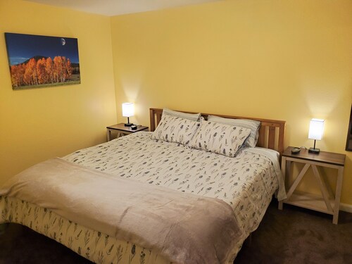 Spacious Ground Level Apt, Very Well-stocked - Triple Play Family Fun Park, Hayden Lake