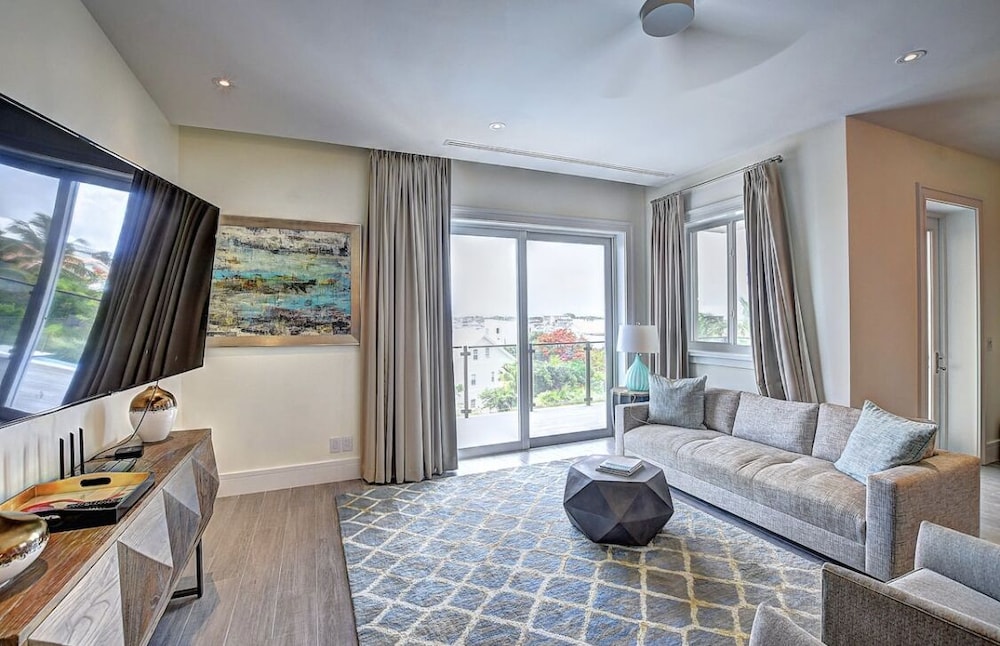 Luxury Ocean View, Walk To Atlantis & Beach 2br - Nassau