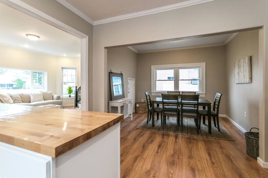 The Beach Pad · Spacious 4br Getaway · Walk To Sylvan Beach - State of New York