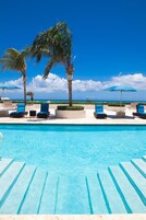 2 piscinas exteriores