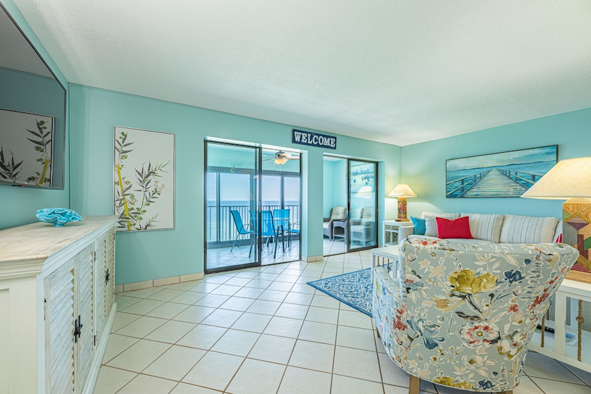 Magnificent Location In Gulf Shores, Beachfront- Pool - Free Wifi - Florida