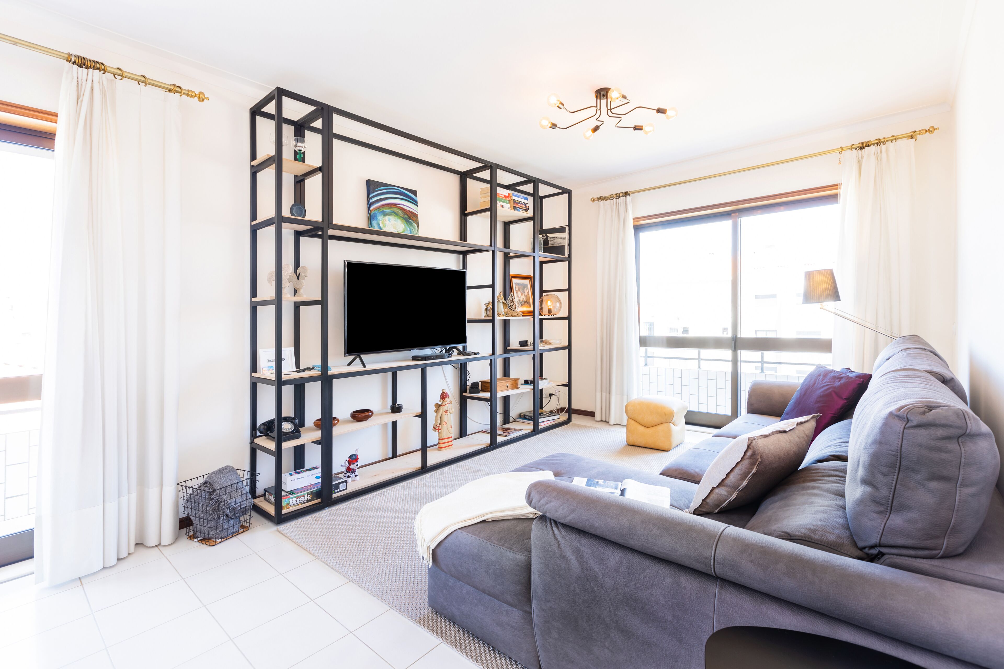 Apartamento, 2 quartos | Sala de estar | Televisor de ecrã plano de 50 cm com canais por cabo, televisor 