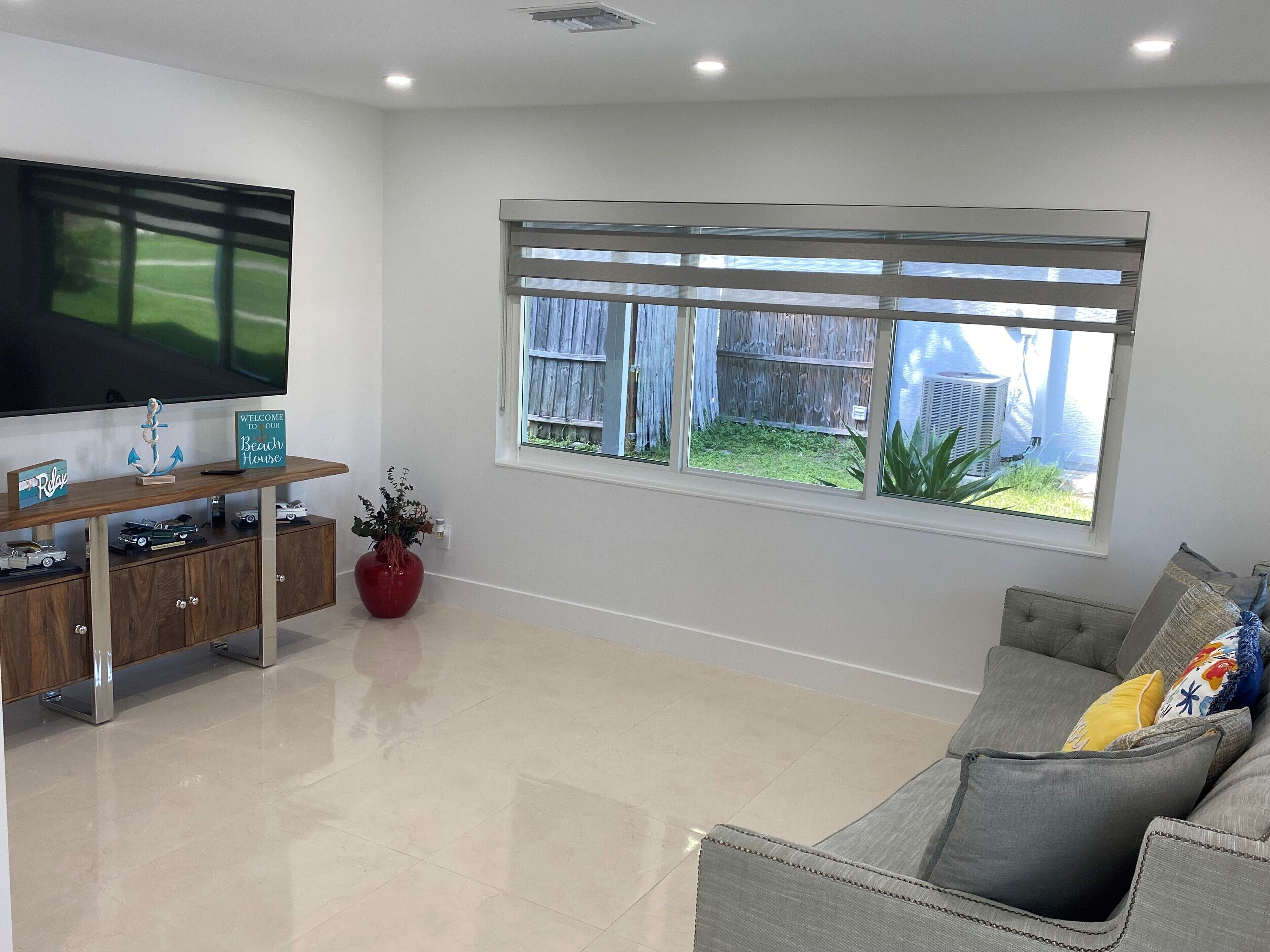 Totally Remodeled In A Very Modern Style - Port Charlotte