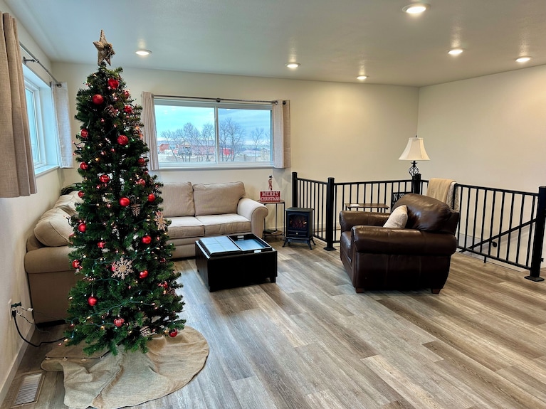 Holiday Ready Lake Home That Is Family, Pet And Hunter Friendly. Winter Access. - North Dakota