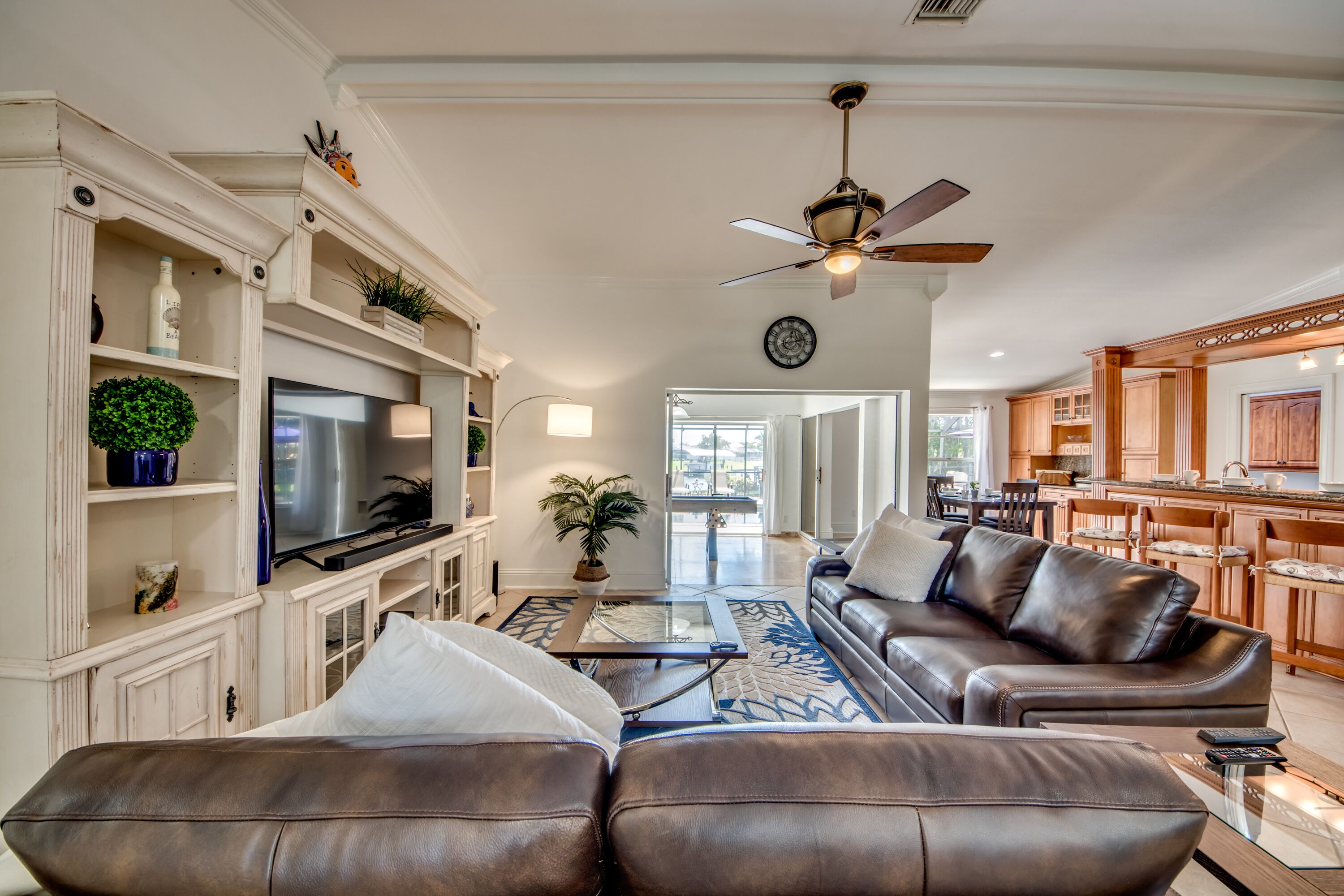 Cape Coral Waterfront Home!  Huge Heated Saltwater Pool, Bbq, And Fire Pit! - Cape Coral, FL