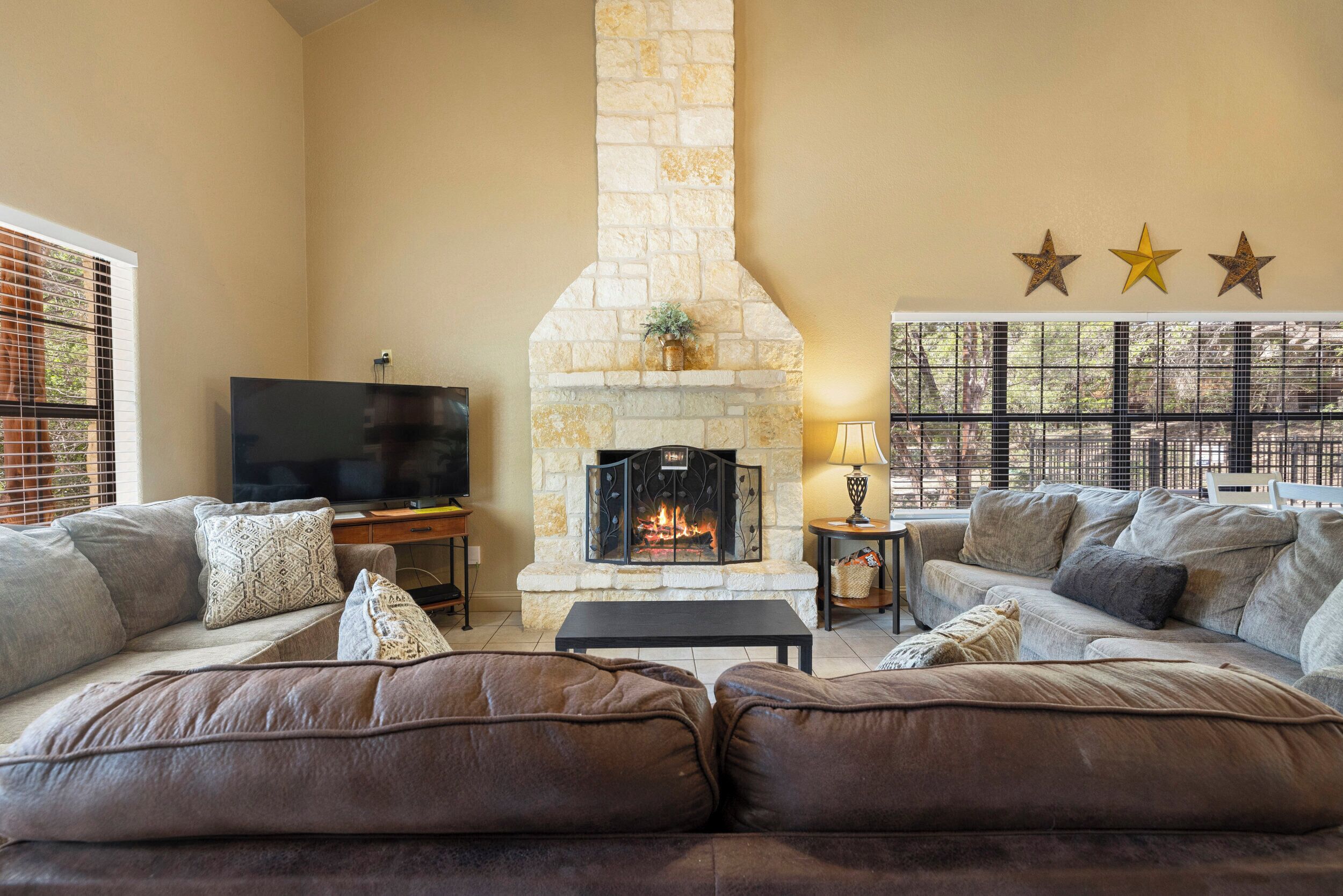 Los Encinos @ Frio River Vacation Rentals-freshly Renovated Home With A Pool - Texas