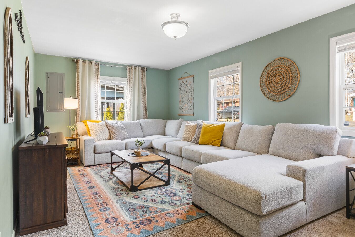 Big Cozy House, 3 Mi To Downtown, Outdoor Fire Pit