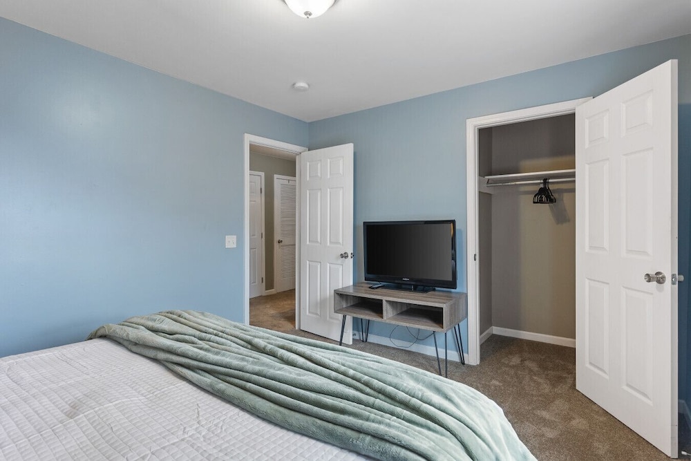 Big Cozy House, 3 Mi To Downtown, Outdoor Fire Pit - Nashville, TN