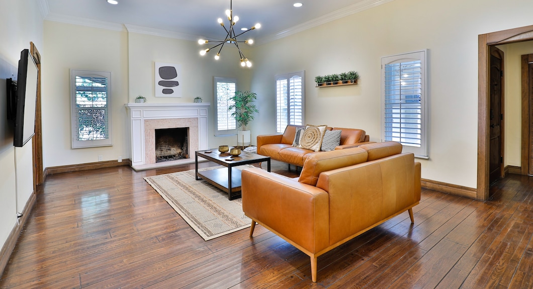 City Paradise: Saltwater Pool/spa - Los Angeles, CA